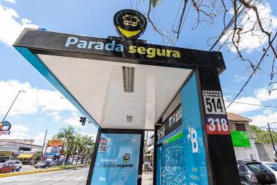 PARADAS SEGURAS, BROWN INSTALA 150 EN EL DISTRITO | InfoSur24